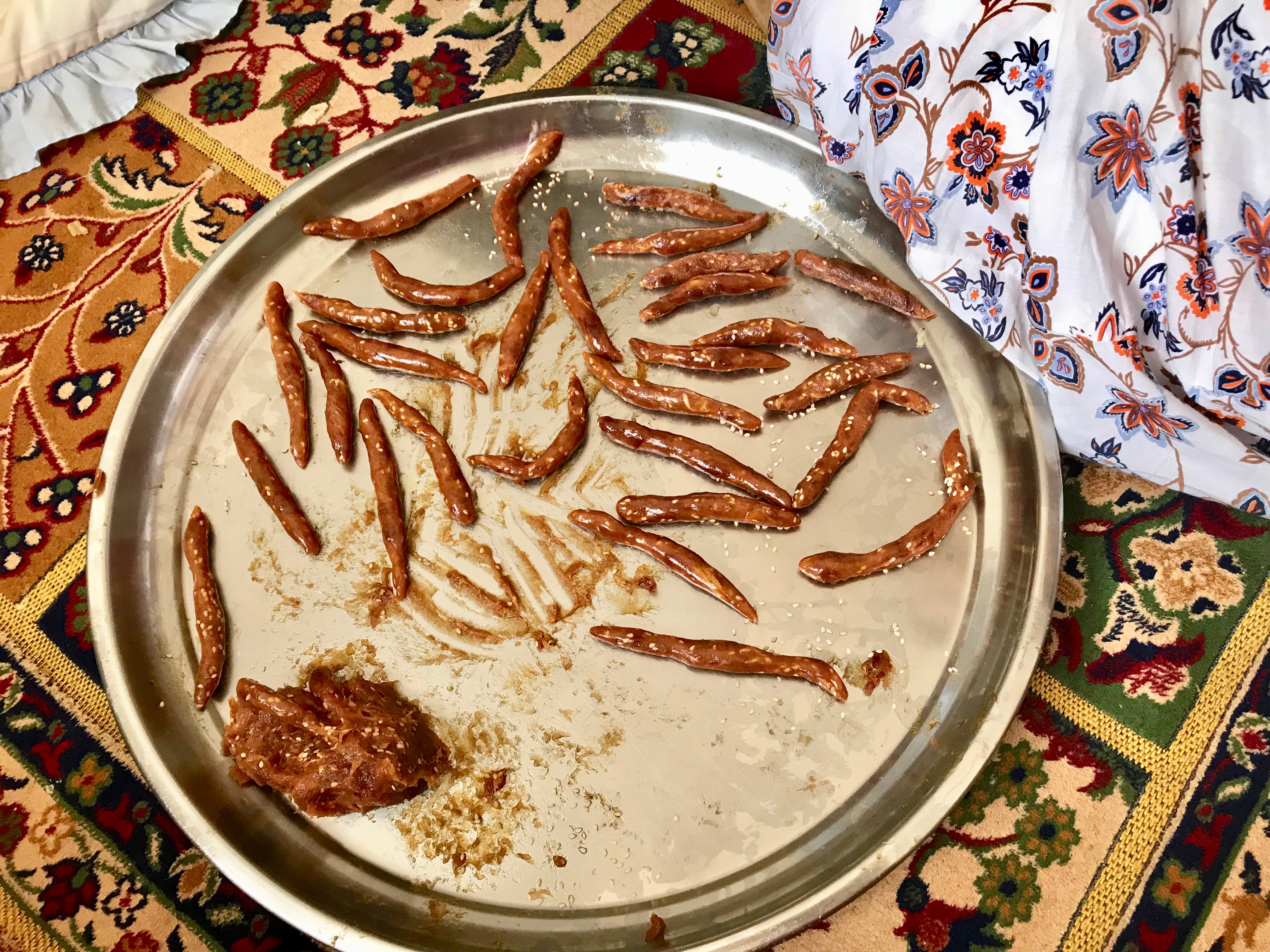 What to Eat in Qatar: Snacks and Sweets - Quick Whit Travel