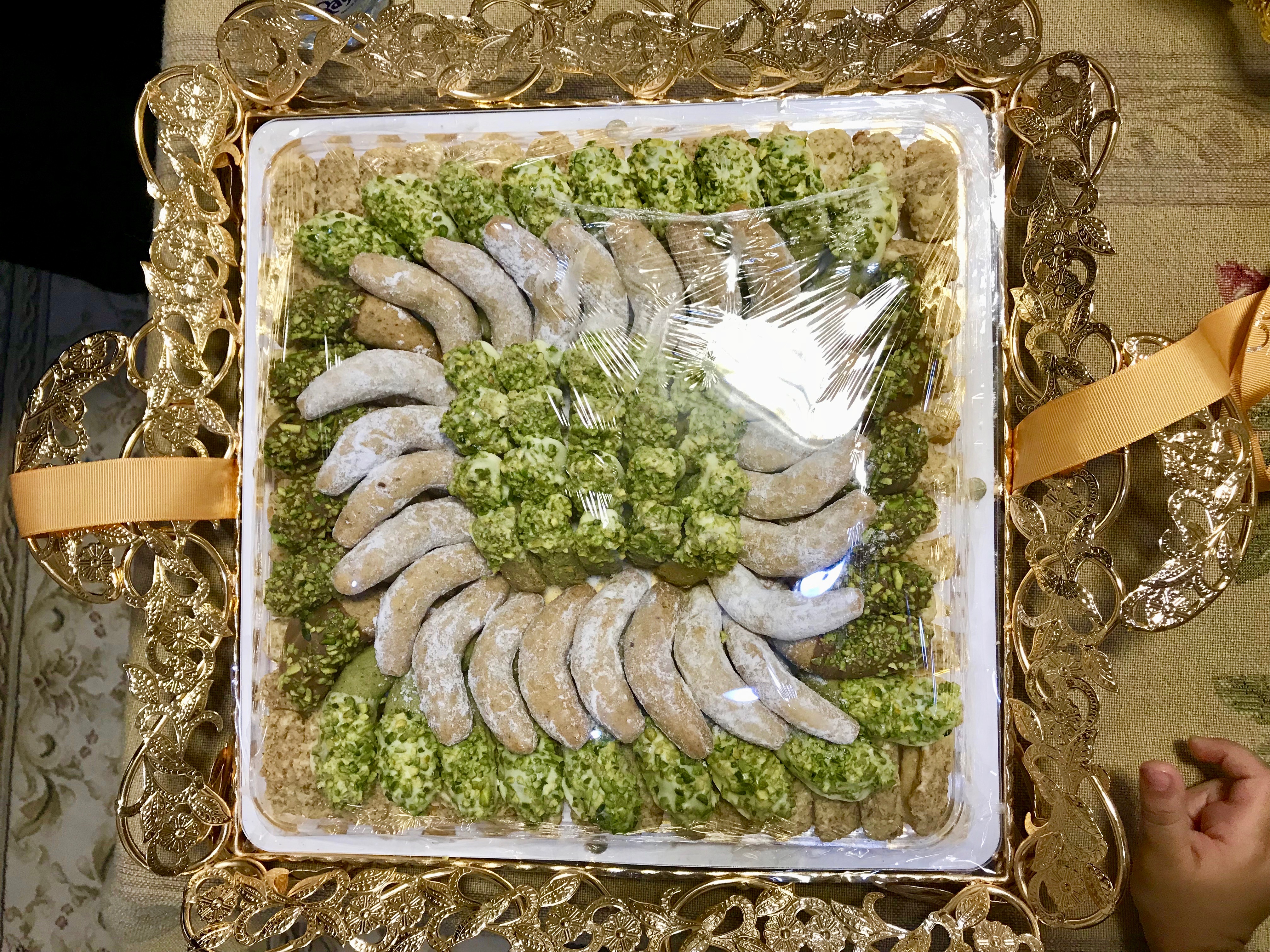 What to Eat in Qatar: Snacks and Sweets - Quick Whit Travel